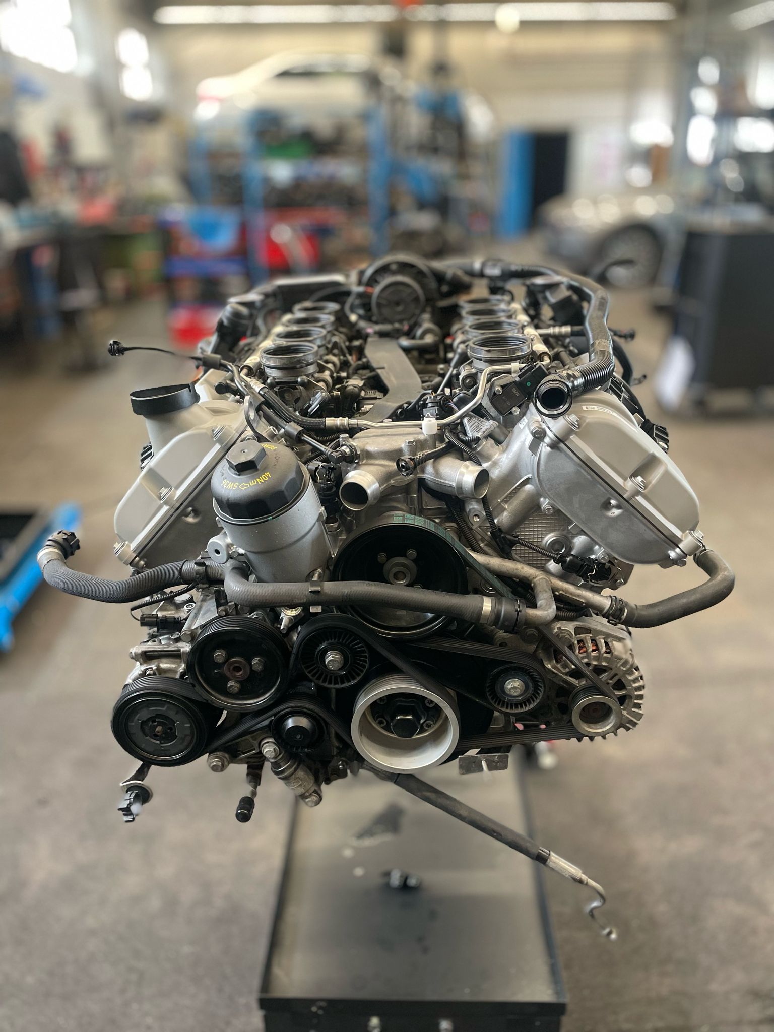 Das anbringen der Anbauteile am ATM S65B40 - 7 - Motorschmiede · BMW ...